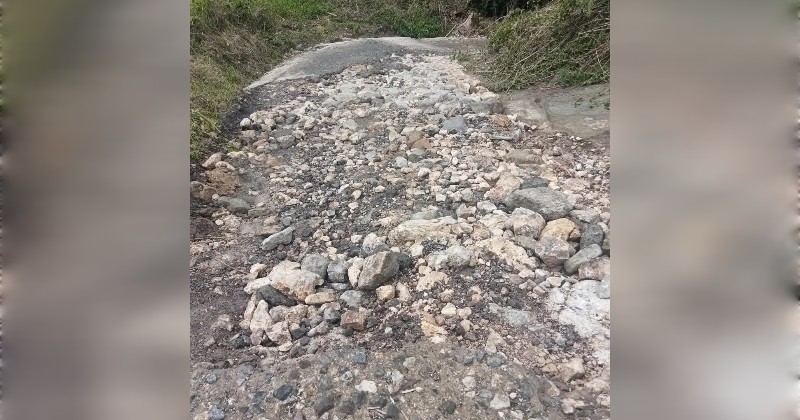 Jalan menuju Lamba Leda Bagian Timur Rusak Parah meski Baru Selesai ...